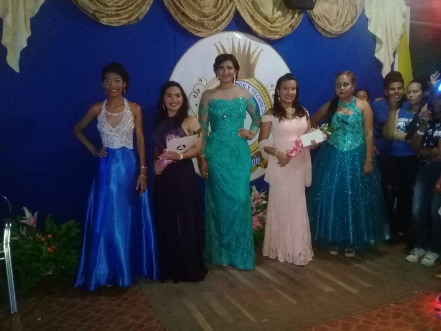 FOTOS NOVATADAS – INSTITUTO SUPERIOR DE CIENCIA Y TECNOLOGÍA